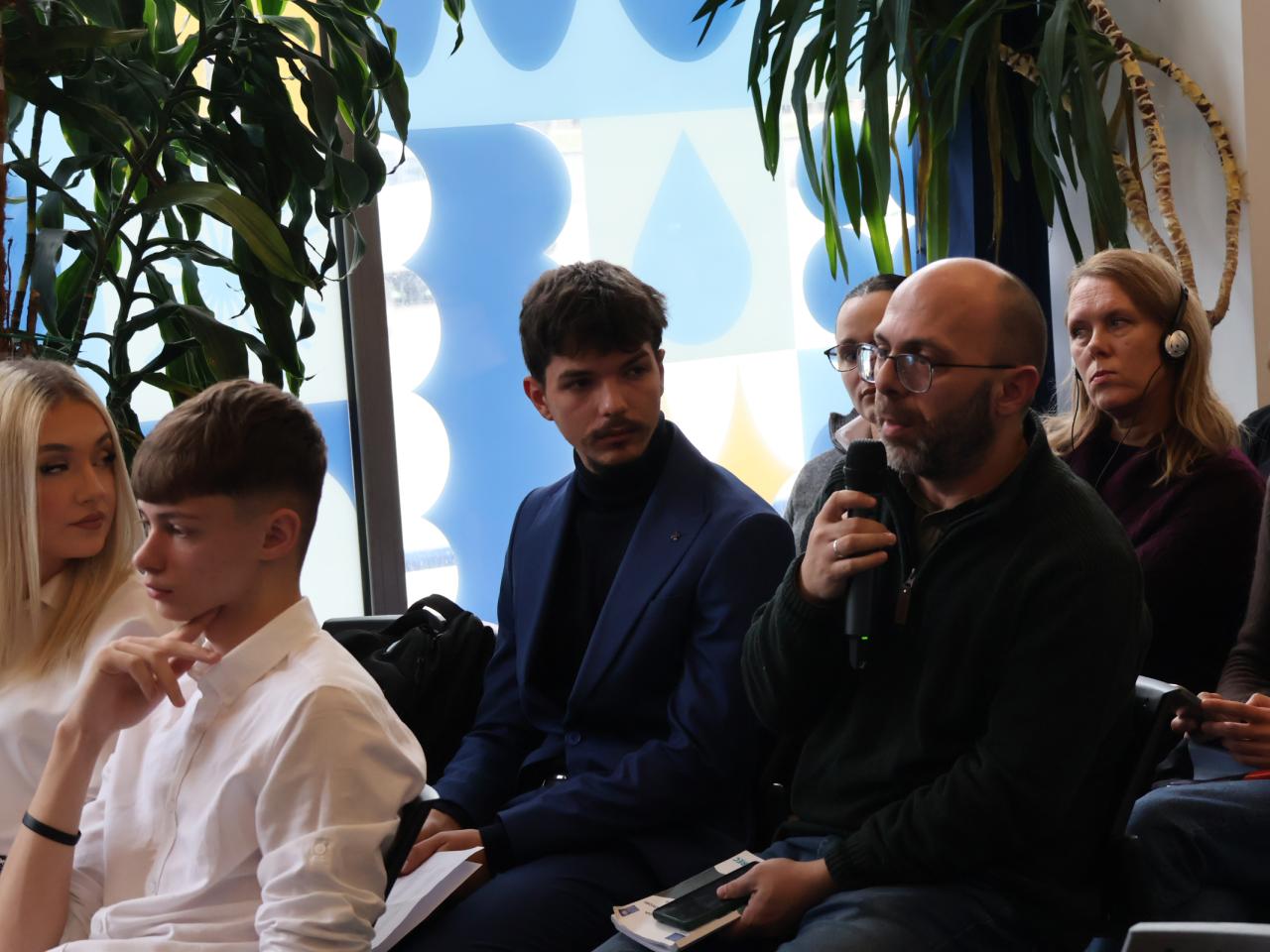 Youth Using the Environment and social cohesion as a tools for ...
